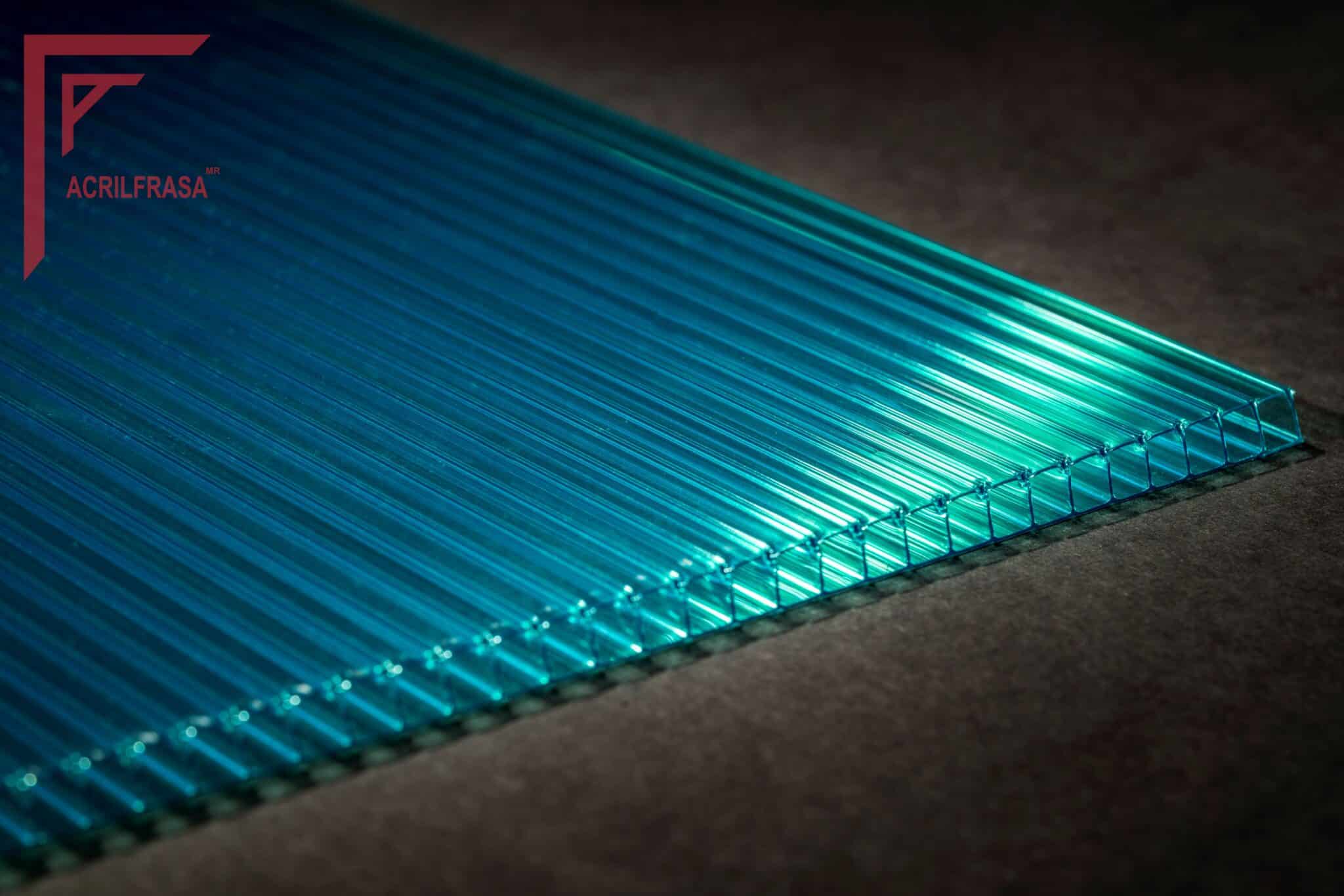 Policarbonato Celular Verde 1.22x4.88m, 6mm - Fuerte y Durable | Acrilfrasa